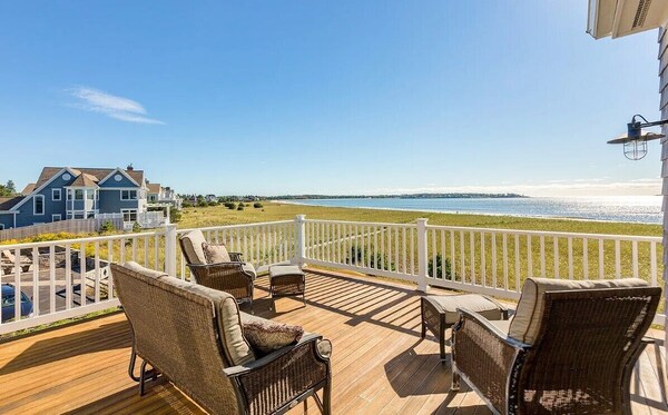 Luxury 5br/5 Ensuite Baths  Oceanfront Retreat Directly On The Beach ! - Scarborough