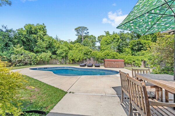 New! Private Pool &Hot Tub! Mins To Beach & Close To Biloxi! Poolside Bungalow! - Mississippi