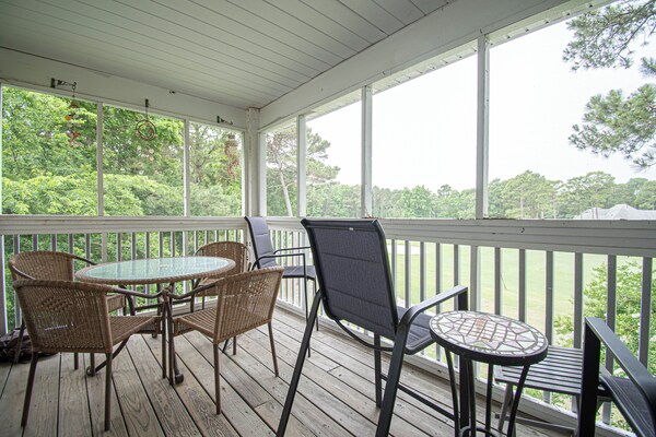 St James Hideaway: Charming 2-bedroom Condo With Wifi, Ac In Lovely Southport - 紹斯波特