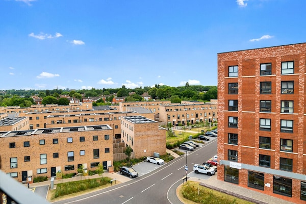 Luxury 2 Bedroom - Juliette Balcony - Fast Wi-fi - Netflix - Warwickshire