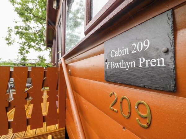 Y Bwthyn Pren,  Cabin  209,, Pet Friendly In Trawsfynydd - Snowdonia National Park