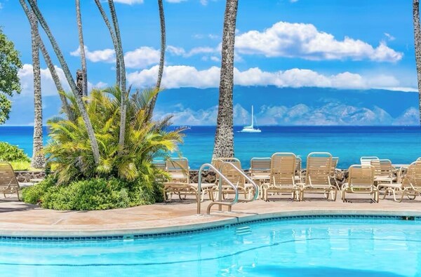 Oceanfront Resort Napili Shores ~ Majestic Maui Paradise ~ Ac ~ Napili Bay! - Kapalua, HI