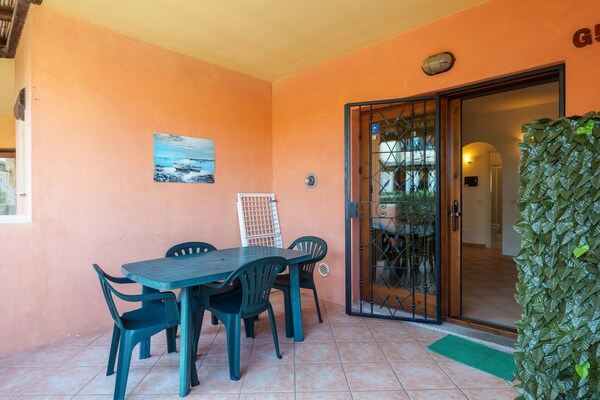 Apartamento 'Mora' Con Piscina Compartida, Terraza Privada Y Aire Acondicionado - Olbia