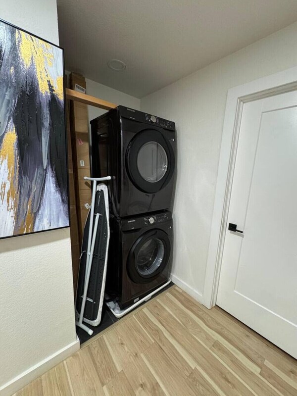 The Modern Luxury Loft - Arlington, TX