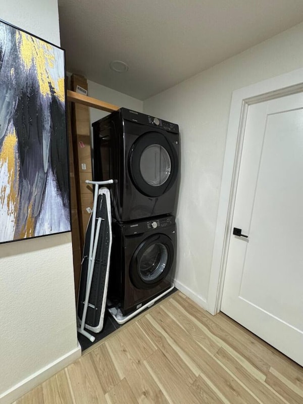 The Modern Luxury Loft - Arlington, TX
