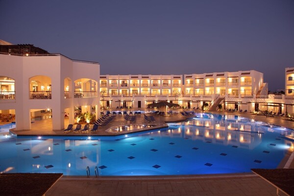 Resort Living: Pools, Spa, Shows & Fun For The Whole Family - Sharm El-Sheikh