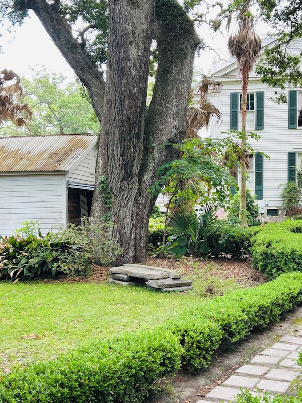 Charming 2-bedroom Cottage On The Bayou Teche In Jeanerette With Ac, Wifi - Lake Fausse Pointe, LA
