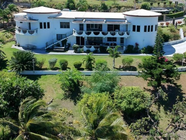 Family Studio Near Dickinson Bay & W/on-site Car Rental. - 