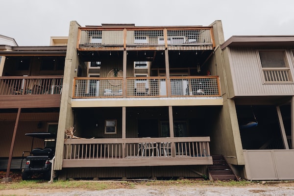 Home In Point Venture Resort On Lake Travis W/ Community Pool And Private Beach - Lake Travis, TX