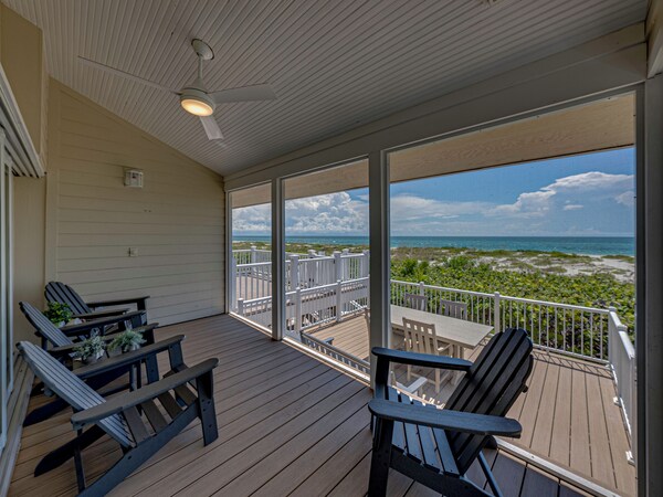 Seagrape 13 - End Unit - Gul Front - Large Open Sundeck - Sleeps 6! - Boca Grande, FL