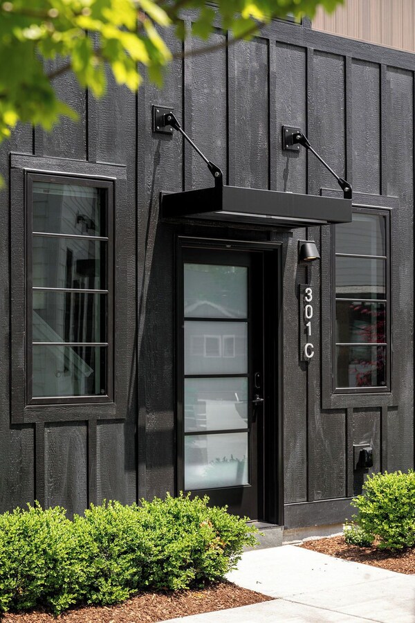 Hamilton Place | Bayside Building | 301 C - Bonobo Winery