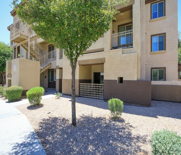 3-bedroom 2- Bathroom  First Floor Condo With Two Sparkling Pools And Spas - Mesa, AZ