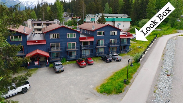 Alyeska Mountain Side Retreat! - Alyeska, AK