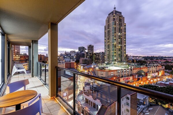 Kozyguru | Sydney Cbd | Modern 2-bedroom Apt - Sydney