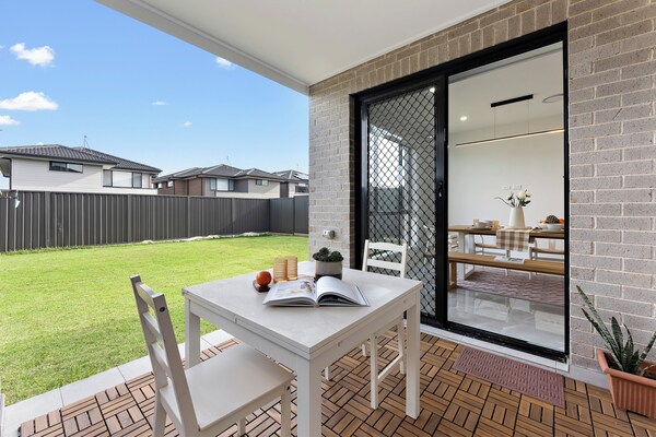 New, Comfy & Fully Equipped 3br Home In Kellyville - Toongabbie
