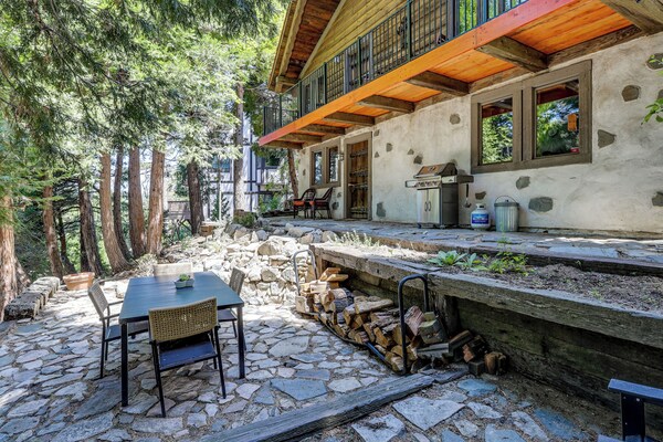 Walk To Lake Gregory: Family Retreat W/ Patio! - Crestline, CA