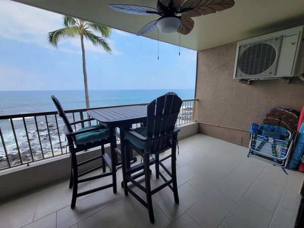 Stunning Kona Reef Condo A25 Direct Oceanfront 3rd Floor, Dual A/c, Full Remodel - Kailua-Kona, HI