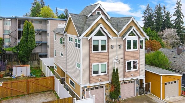 Seattle Gem - Cozy Private 1 Bed 1 Bath With Shared Yard - Mountlake Terrace, WA