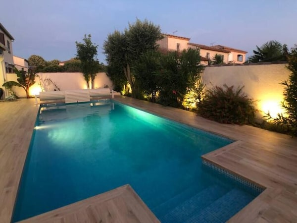 Villa Flavie Jardin Barcecue Electric Bollard - Lattes