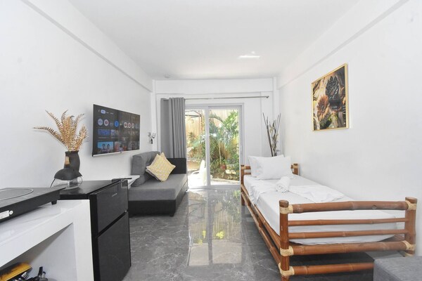 Tropical Garden Suite Kitchen 2min To White Beach - Nabas