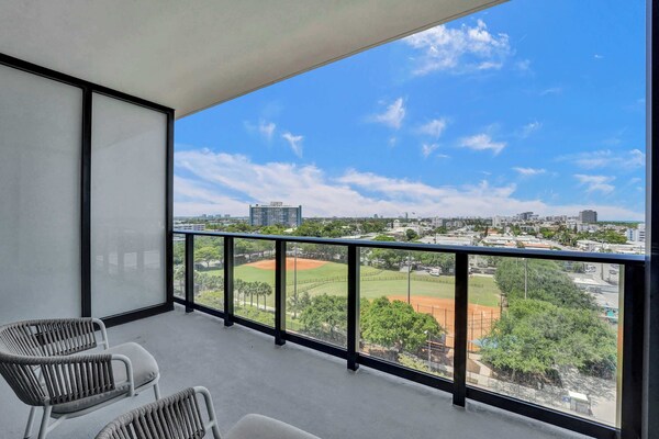 New Luxe Miami Beach Open1br @72 Park W/ Pool&gym - Miami Beach, FL