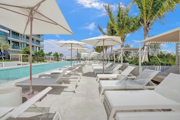 New Modern 1br Miami Beach Condo W/ Pool & Gym - Miami Beach