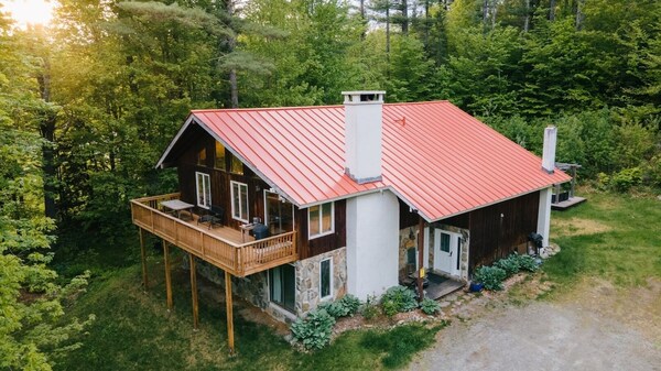 This Apartment Is A 4 Bedroom(s), 2 Bathrooms, Located In Londonderry, Vt. - Vermont