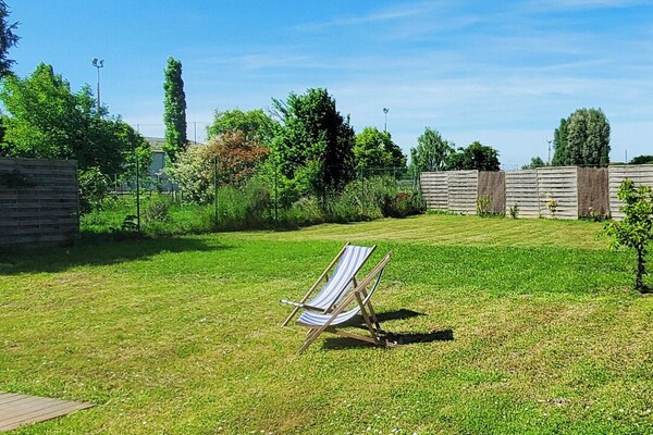 Guest House "La Petite Maison Des Bords De Loire" - Loire Valley