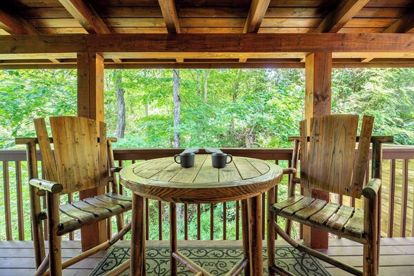 *Gorgeous 3bd Cabin Near Lake W/ Pool Access* - Dandridge, TN