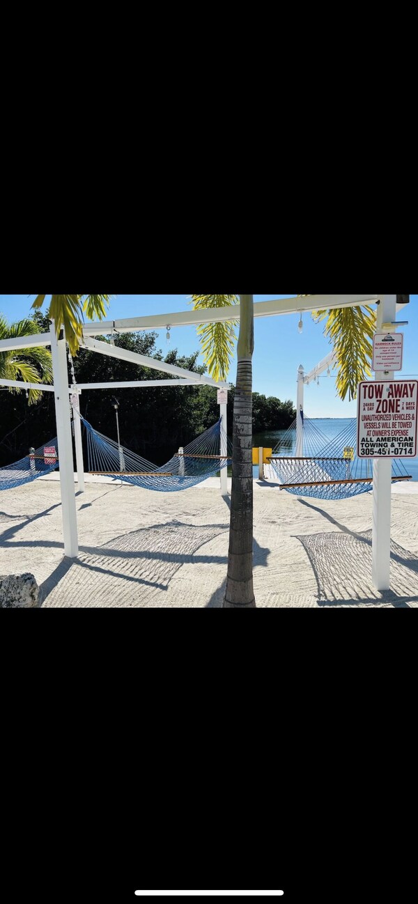 Spacious Cottage - The Calusa Campground-keylargo-pool - Key Largo