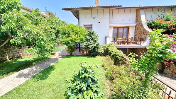 Villa Rita - 6 Minute Walk To The Beach - Large Private Garden - Scarlino