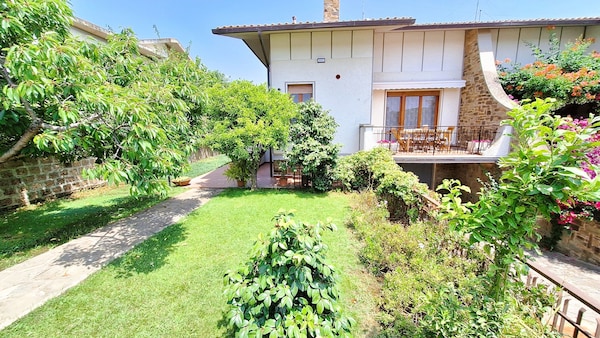 Villa Rita - 6 Minute Walk To The Beach - Large Private Garden - Scarlino