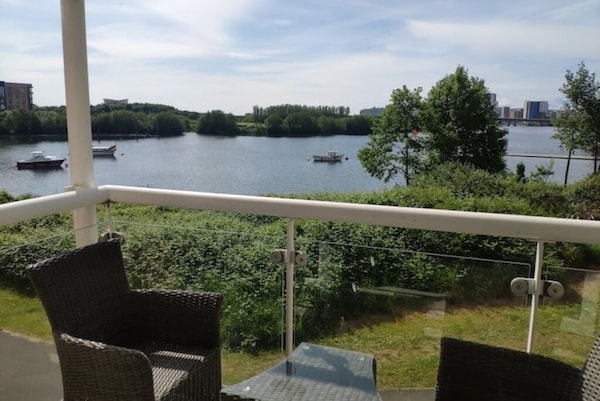 Beautiful Flat W/ Balcony, Pool Table & 55" Tv - Cardiff
