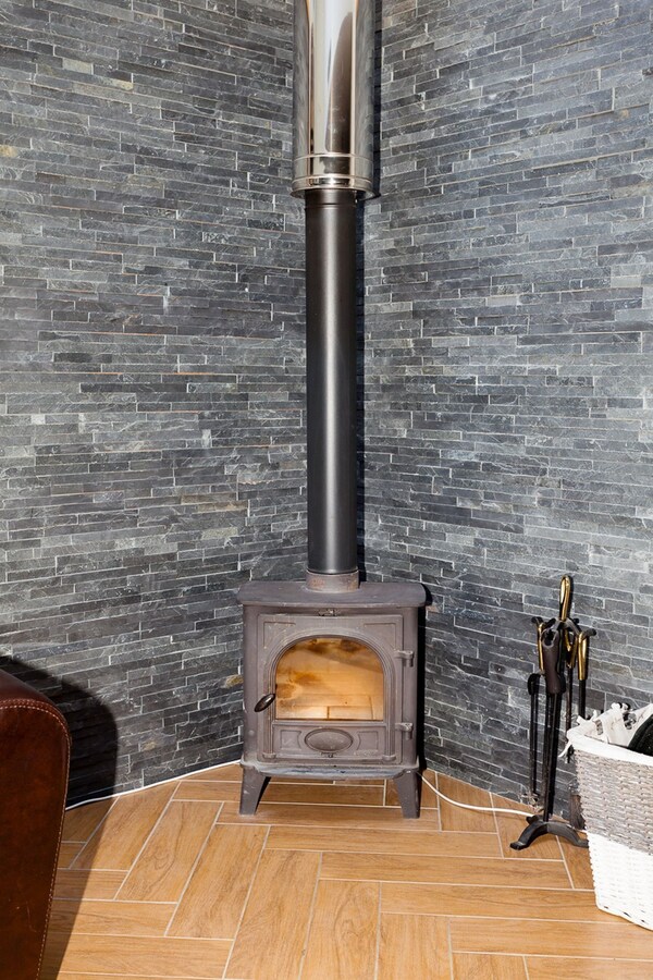 1 Eden Cottage - Sleeps 8 Guests  In 3 Bedrooms - Linlithgow Palace