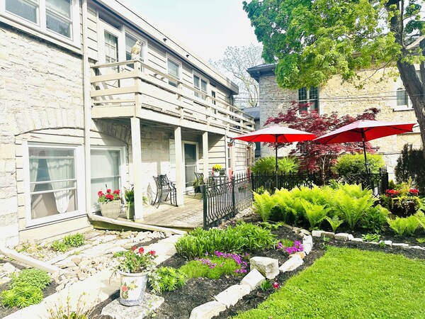 Charming Historic 2-bedroom Coachhouse In Kingston - Kingston