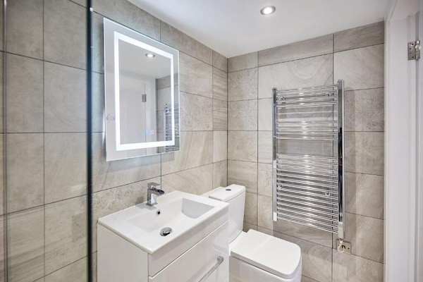 Cosy One Bedroomed Apartment, Close To The Beach And Restaurants. - South Shields