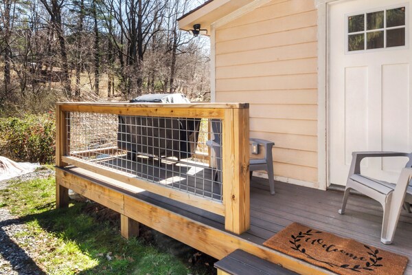Historic Late 1800's Cabin With All Of The Modern Accommodations - Asheville, NC