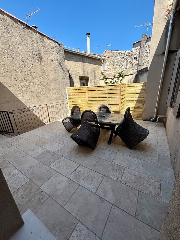 Fully Renovated, Air-conditioned 6-person Apartment - Saint-Cannat
