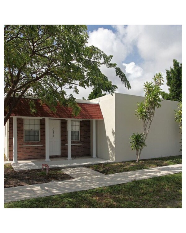 Charming 1-bedroom Apartment In Lovely Dania Beach With Ac, Wifi - Dania Beach, FL