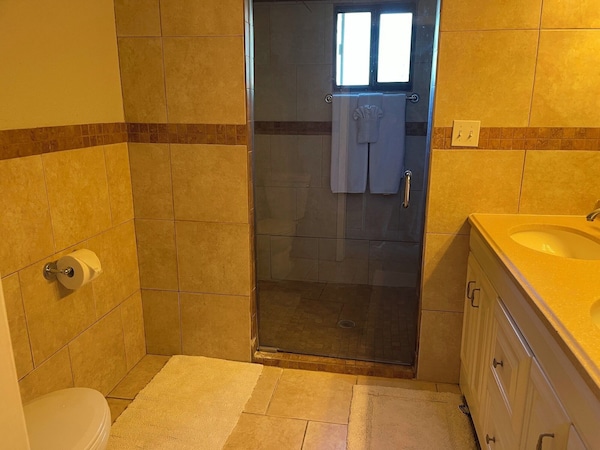 4br 2ba House With A Beautiful View - Lake Mineral Wells State Park, Mineral Wells