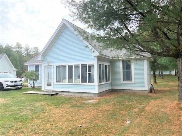 Cottages At Summer Village, Fully Furnished Cottage, Wi-fi, Heated Pools, Hot Tub - Wells, ME