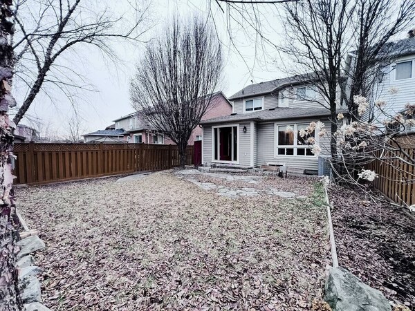 Spacious Family Retreat - Mississauga