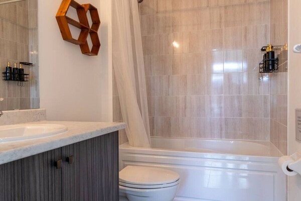 New Modern 3bed Home  Thermëa - Ajax