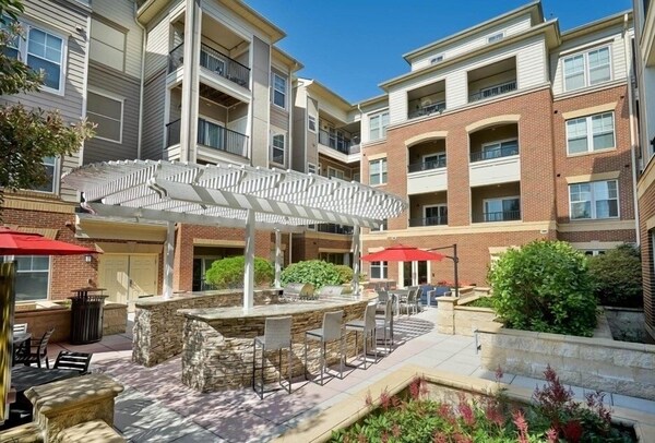 City Center Luxe Huntington Metro Ps5+fast Wi-fi - Washington, DC