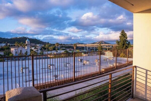 Entire House In Lemon Grove: 3b/3b + Sofa Bed - El Cajon, CA
