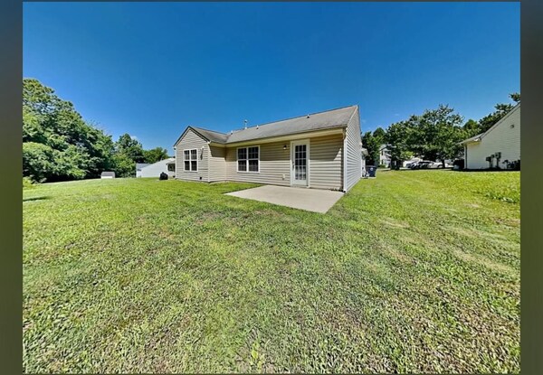 Charming 3-bedroom House With Ac, Wifi In Greensboro - Greensboro, NC