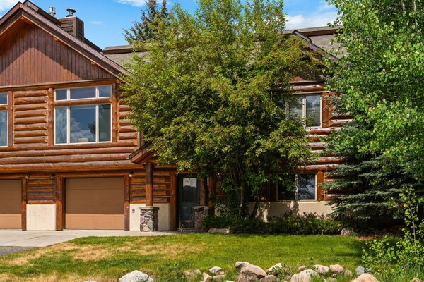 Private Hot Tub!! 3-bedroom Condo In Big Sky's Meadow. Sleeps 7 - Big Sky, MT