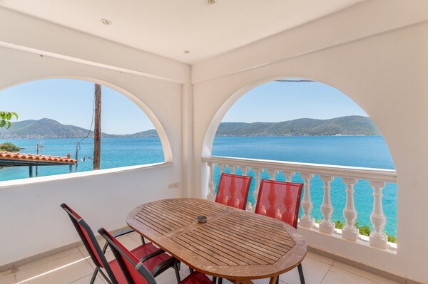 Apartment 'Ifestos' With Sea View, Wi-fi And Air Conditioning - Мегара