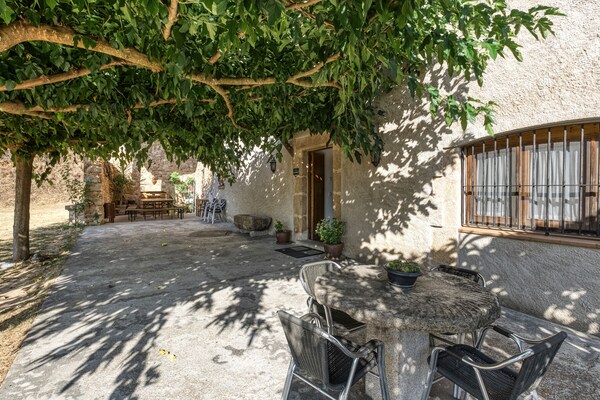 Gîte Rural 'Can Miquel' à La Montagne, Près De La Plage, Piscine Privée, Superbes Itinéraires Vtt Et Climatisation - Catalogne