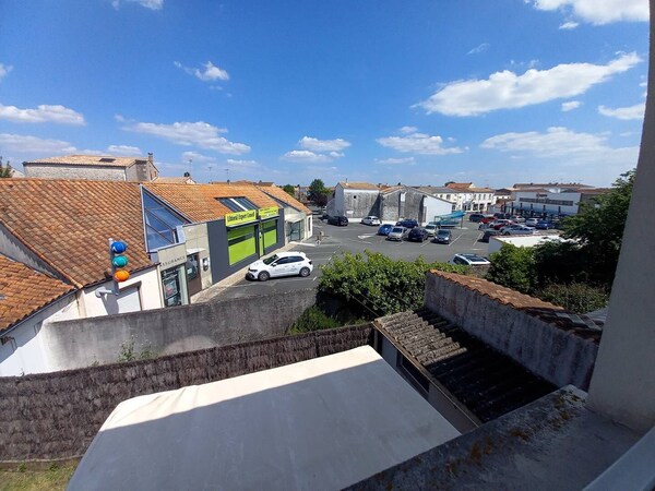 La Tremblade - Maison Mitoyenne En Centre-ville - Centre Et Port A Proximite - Ronce-les-Bains